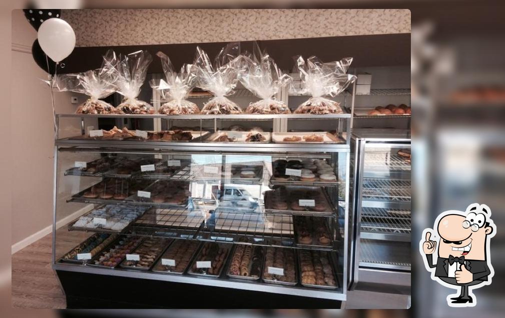 Black and White Bakery in Matawan