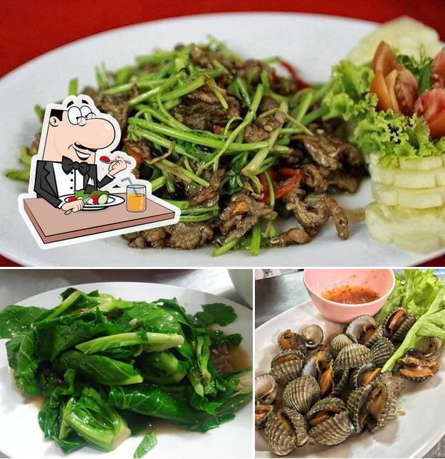 Ресторан Tung Khaw Tom Hua Pla, Talad Phlu, Бангкок