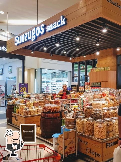 Sunzugos Snack restaurant, South Jakarta, QQ4M+CJ2 - Restaurant reviews