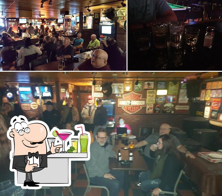 Last Shot Bar & Grill in Erie - Restaurant reviews