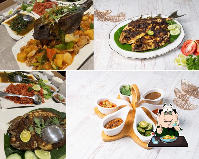 Nilay Makassar Seafood and Chinese food, Curug Sangereng - Restaurant ...
