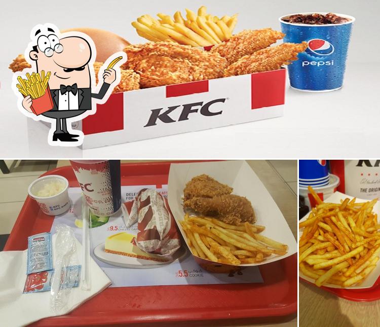 KFC restaurant, Fujairah, 16 Building - Hamad Bin Abdulla Rd ...