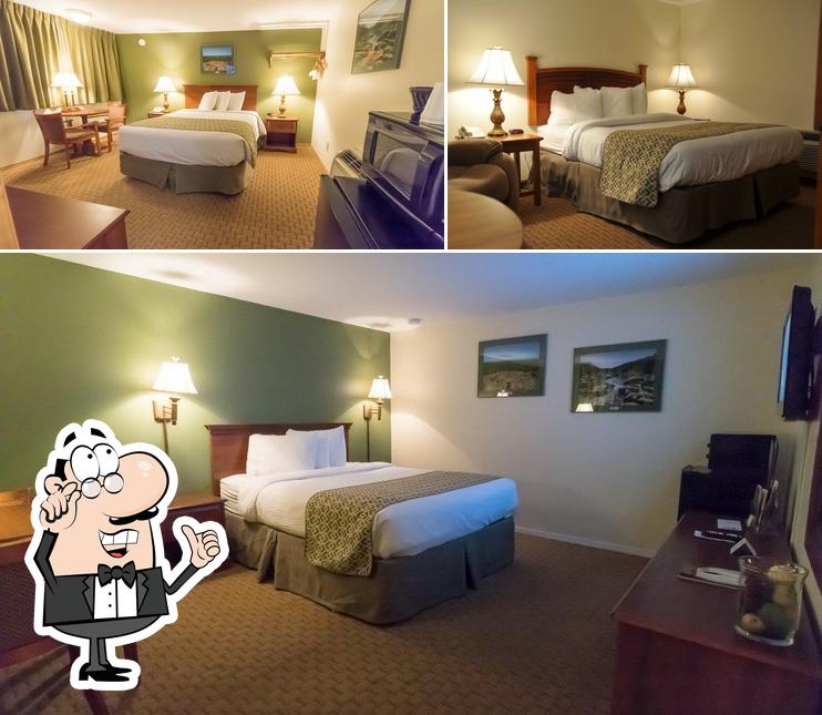 Fort Davidson Hotel, 310 S McCune St in Pilot Knob - Restaurant reviews