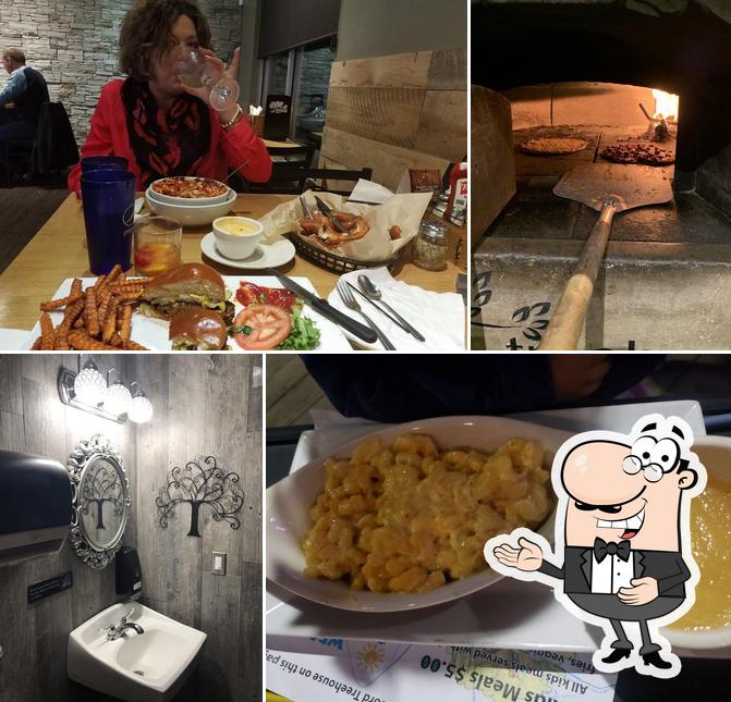 Treehouse Pub & Eatery in Bettendorf - Restaurant menu and reviews