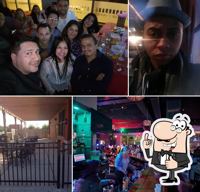 THE BAR 10 DOORS, Chicago - Restaurant menu, prices and reviews