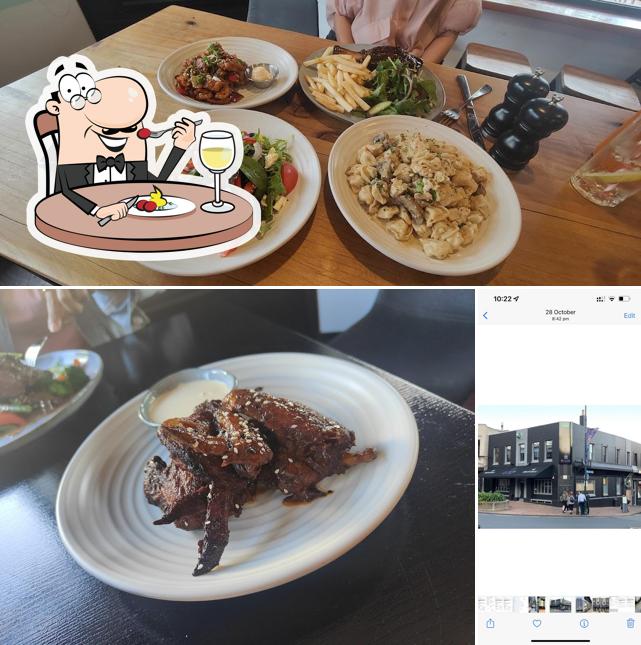Eleven Bar & Club in Dunedin - Restaurant menu and reviews
