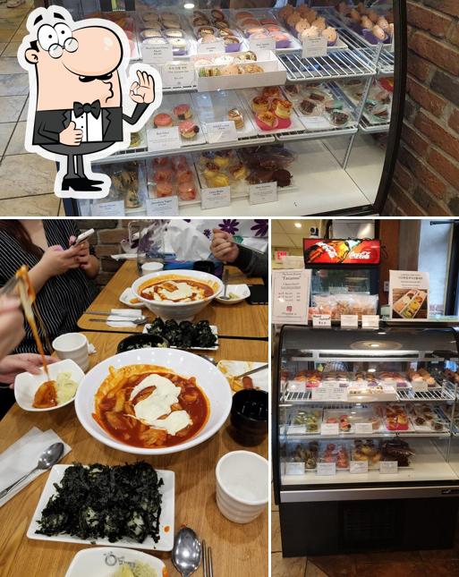 Yupdduk Pocha Bloor, 612 Bloor St W in Toronto - Restaurant reviews