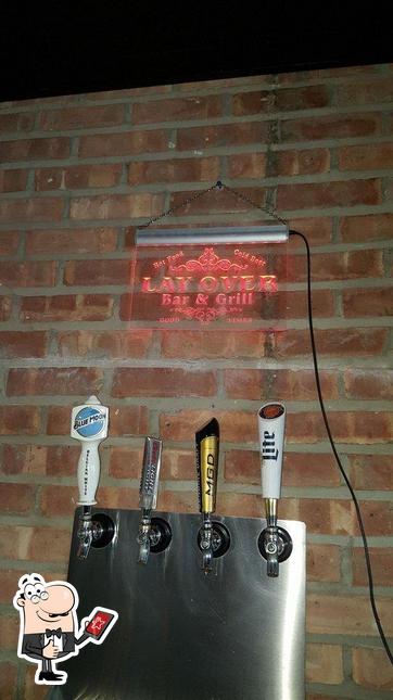 Layover Bar & Grill in Chicago - Restaurant reviews