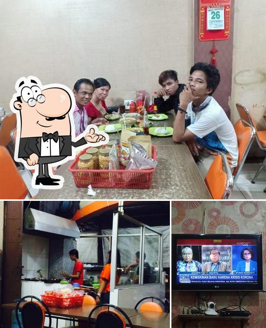 Happy restaurant, Bekasi Regency