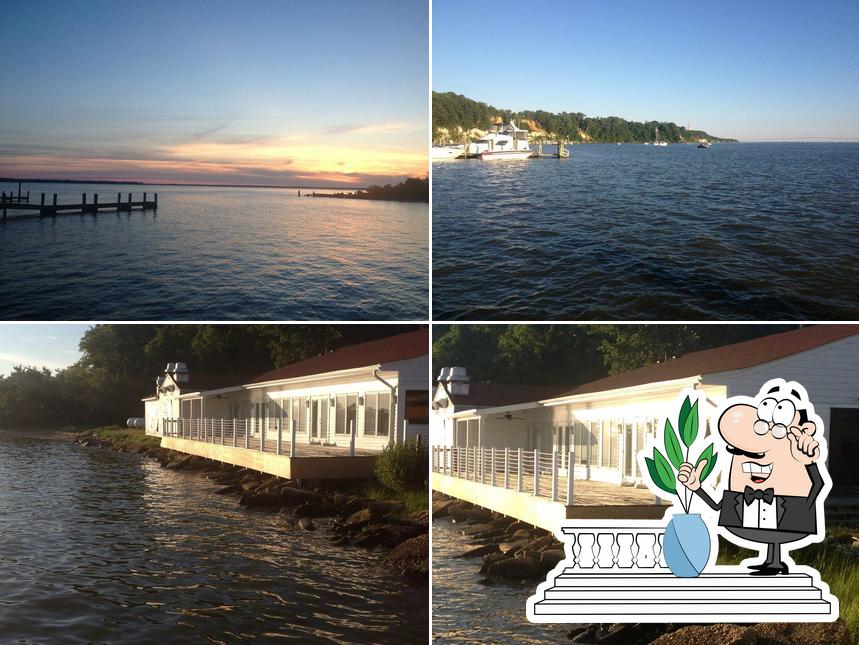 Potomac Boathouse Grille in Popes Creek
