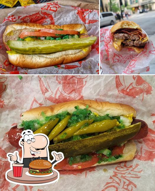 Devil Dawgs Rush St in Chicago - Restaurant menu and reviews