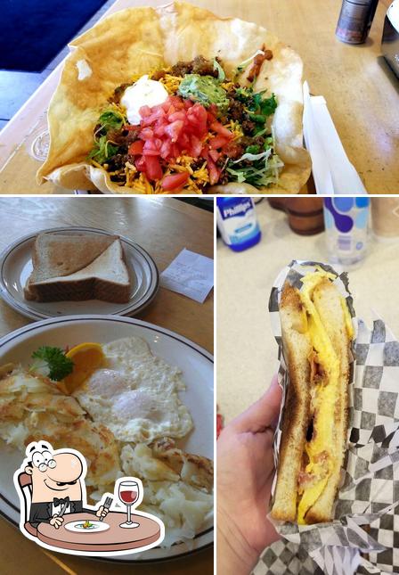 Tom's Place, Costa Mesa - Restaurant menu, prices and reviews