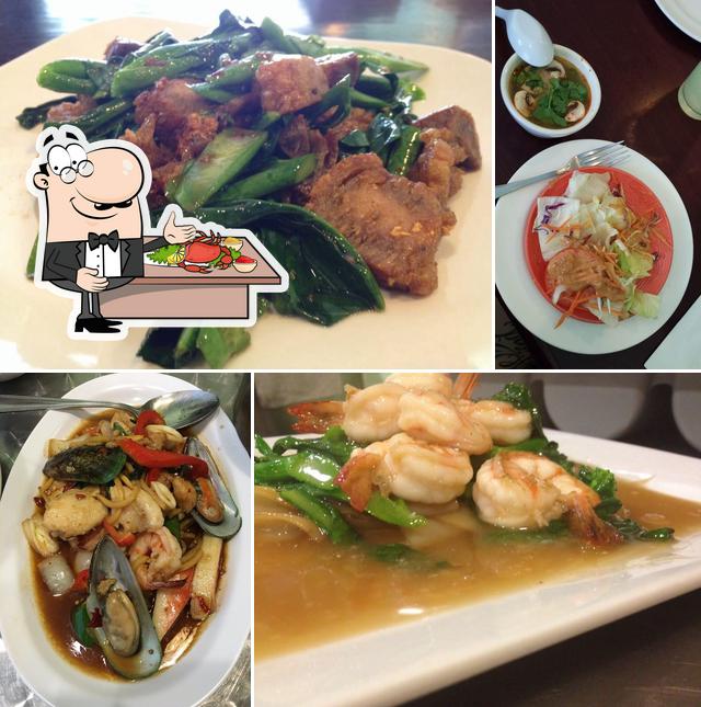 Ariya Thai Kitchen in Huntington Park - Restaurant menu and reviews