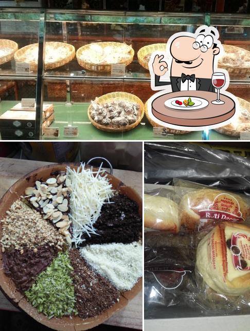 Roti dan Brownies Daeng, Makassar, Jl. Aroeppala No. 25 - Restaurant ...