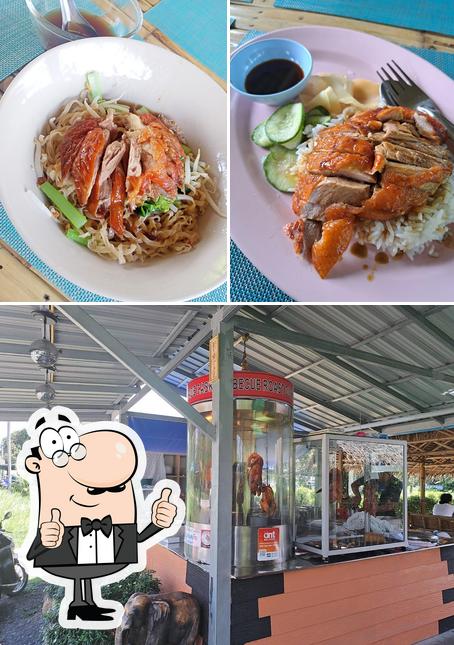 Restaurante Khua Lung Teum / Uncle Teum's Duck Noodle & Crispy Pork, Ko ...