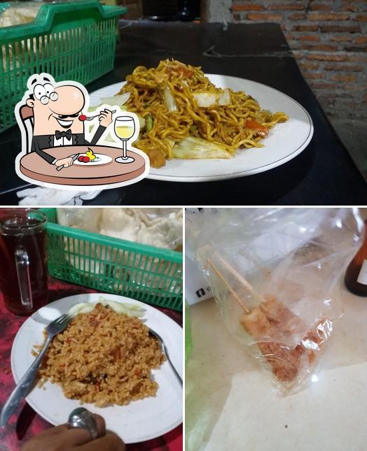 Warung Makan Pak Suja' restaurant, Semarang, RT.02/RW.01 - Restaurant ...