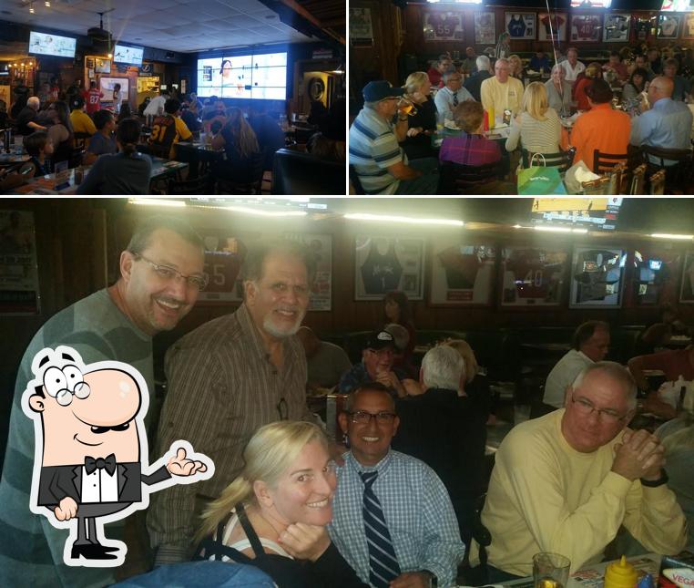 Press Box Sports Emporium in Tampa - Restaurant menu and reviews