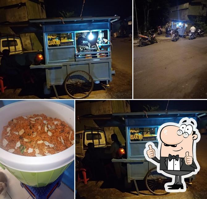 Rombong Biru Bapak e Zikri ( Nasi Goreng, Capjai & Mie) restaurant ...