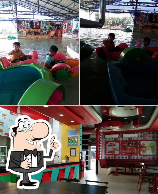 CFC Ujungbatu restaurant, Ujung Batu - Restaurant reviews