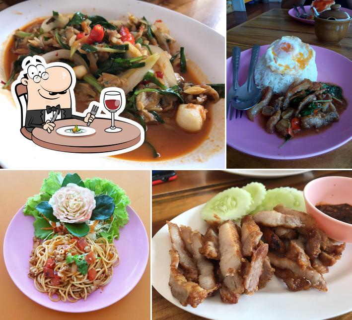Restaurante Lan Nai Poom, Tha Khon Yang - Opiniones del restaurante