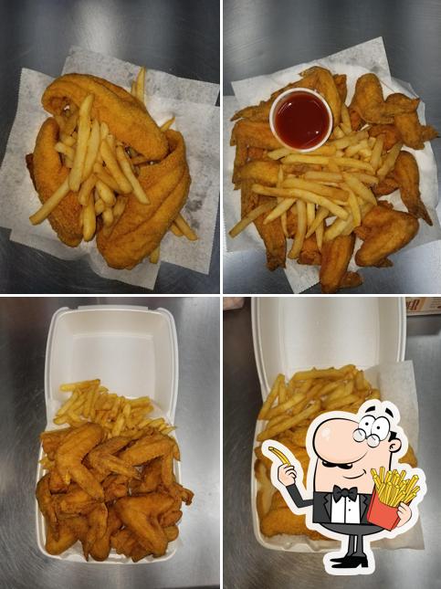 Sharxs Fish & Chicken, Gary - Restaurant menu, prices and reviews
