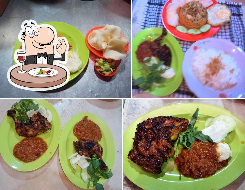 Aneka Nasi Goreng Dan Ayam Bagor restaurant, Pekanbaru, GF74+928 ...