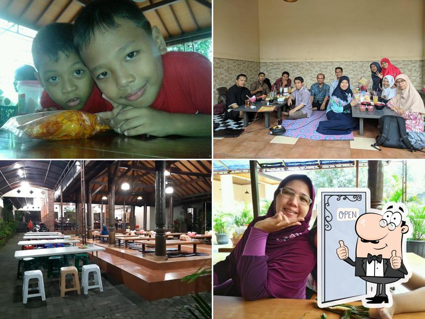 Soto Bu Tjondro, Depok - Restaurant menu, prices and reviews