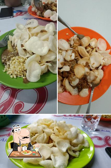 Tahu Telor Pak Jayen Pusat restaurant, Surabaya, Blok C No.2 ...