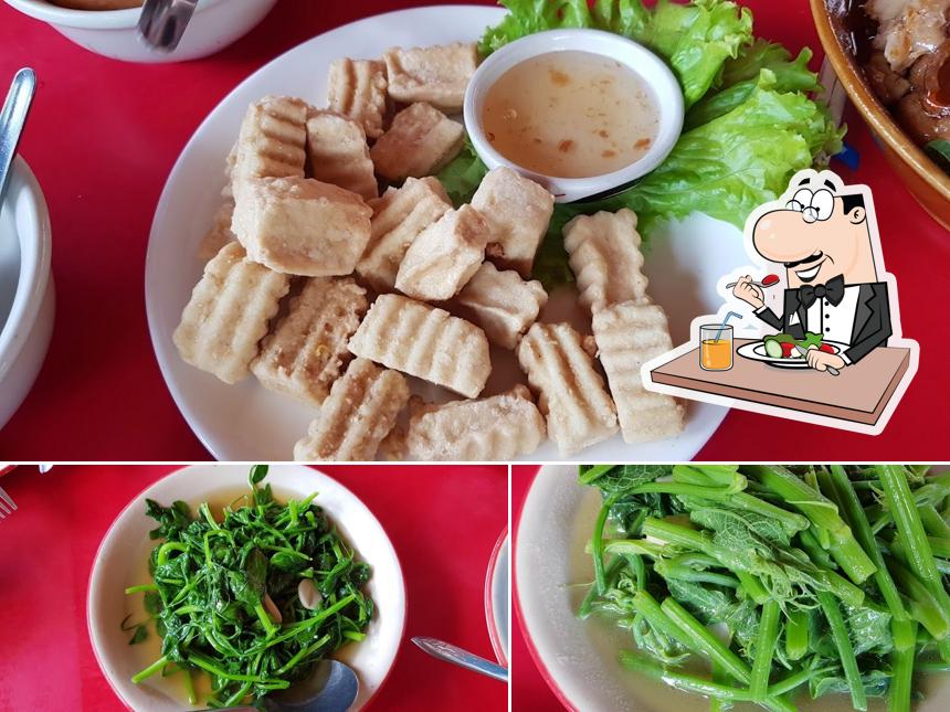 Mittaphapaai chinese restaurant 友谊餐厅, Mae Hi - Restaurant reviews