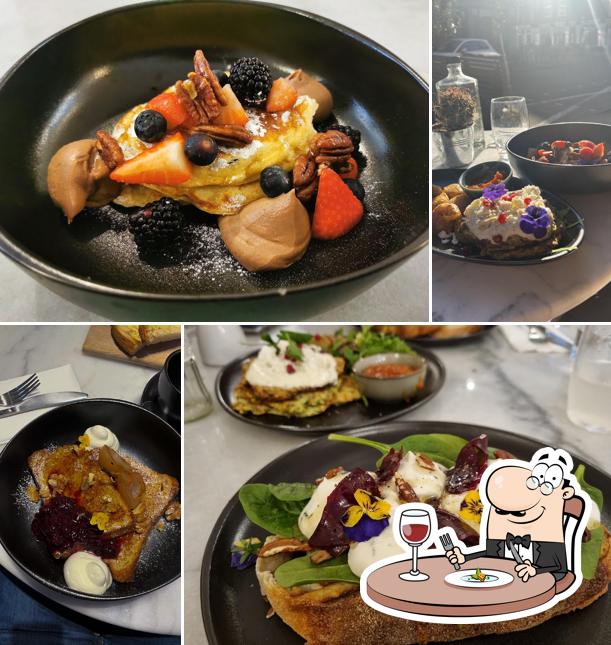 Cafe Pomegranate, The Hague - Restaurant menu, prices and reviews