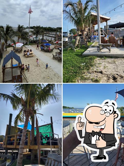 Row Boat Willie's Dock Bar in Edgemere - Restaurant menu and reviews