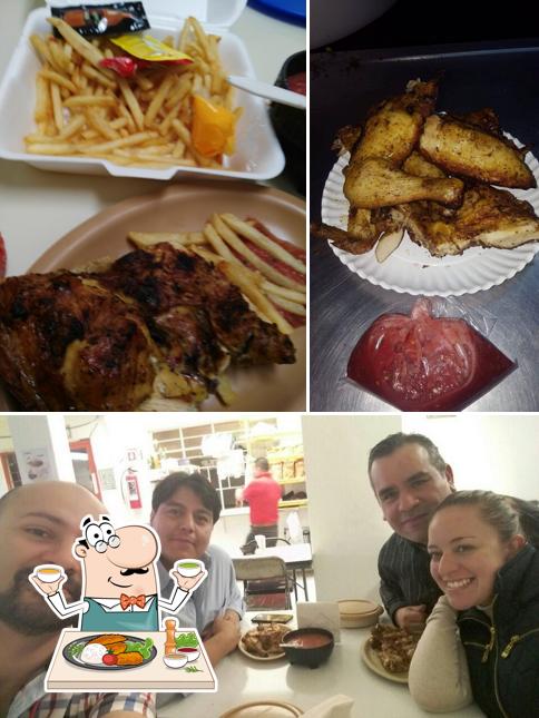 El Pollo Feliz restaurant, Mexico City, Felipe Carrillo Puerto 24 ...