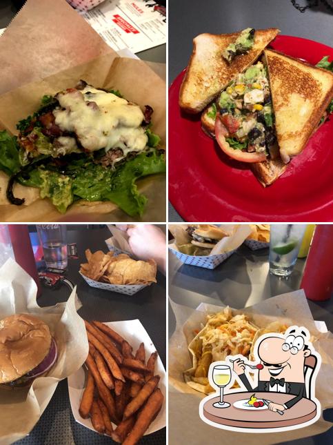 Smitty's Garage Burgers & Beer in Rogers - Restaurant menu and reviews