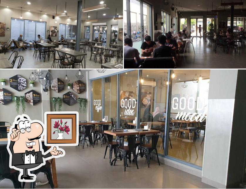 Café Upnormal Coffee Roasters Botolempangan, Macasar - Opiniones del ...