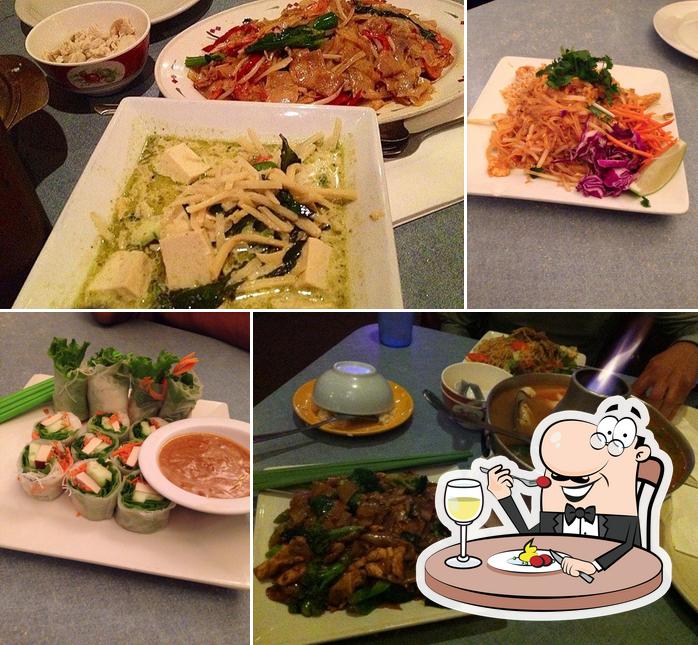 Torung Restaurant, 5657 Hollywood Blvd in Los Angeles - Restaurant reviews