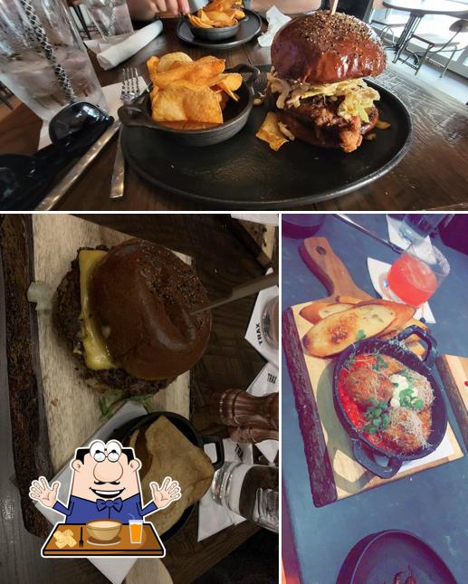 Trax Burgers and Bar in Minneapolis - Restaurant menu and reviews