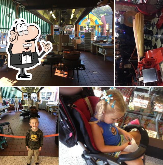 Ole Smoky Candy Kitchen, 632 Parkway in Gatlinburg - Restaurant reviews