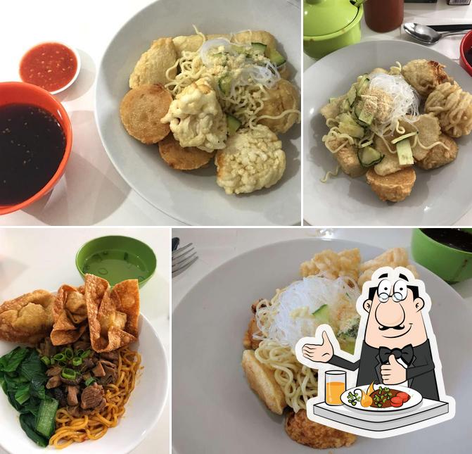 Famili Ria in Surrey Hills - Restaurant menu and reviews