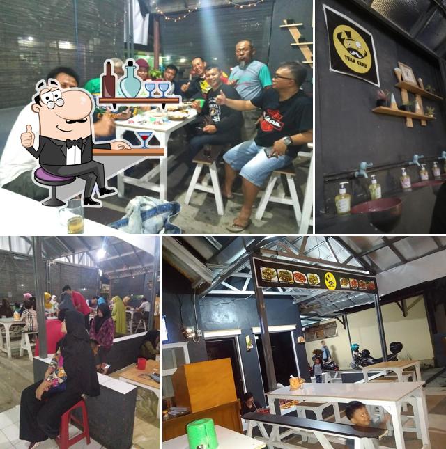 Kedai Tuan Crab restaurant, Subang, Jl. DI.Panjaitan No.20 Kel ...