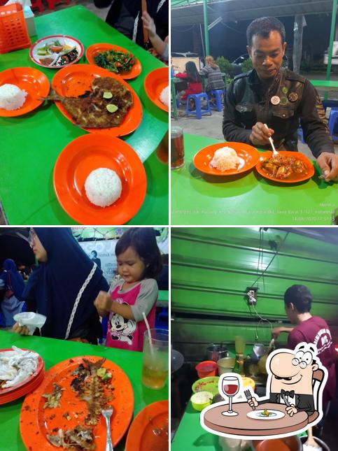 VIP GREEN SEAFOOD restaurant, Bekasi Regency, Jl. Sumatra - Restaurant ...