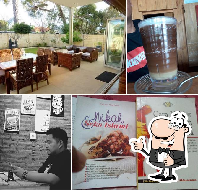 Rumah Putih Cafe, Tinambung - Restaurant reviews