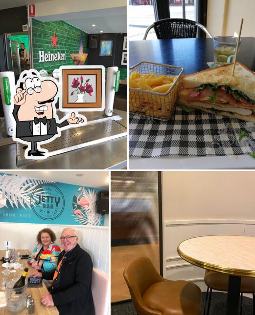 The Jetty Bar in Glenelg - Restaurant menu and reviews