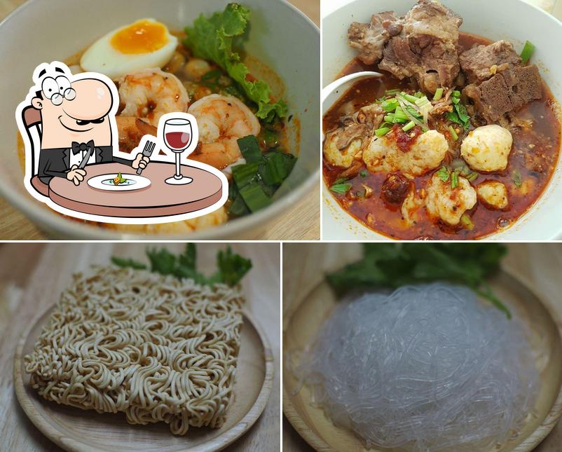 เตี๋ยวแซ่บ Noodle Café, Tha Pho - Opiniones del restaurante