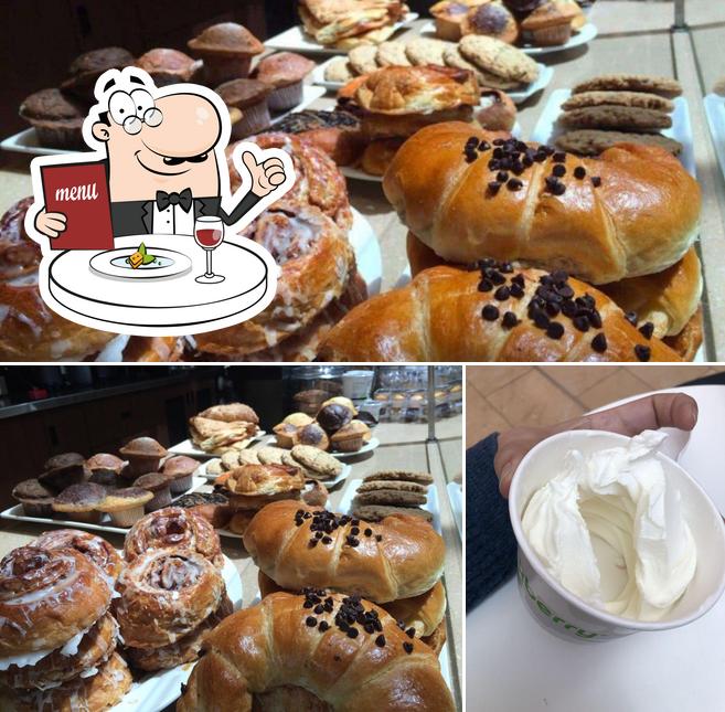 Second Cup Café featuring Pinkberry Frozen Yogurt, 3401 Dufferin St in ...