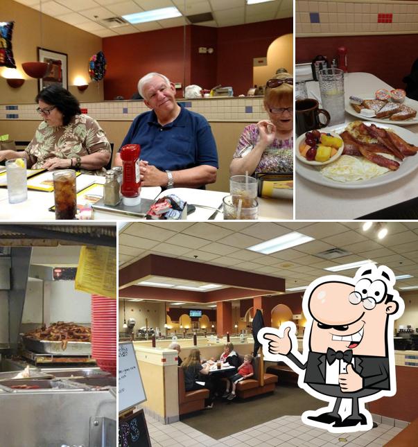 Red Squirrel, 8227 Colerain Ave in Cincinnati - Restaurant menu and reviews