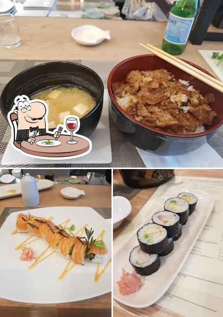 Kazu's Kitchen restaurant, Ciudad López Mateos, Av. Paseo de las Palmas 340
