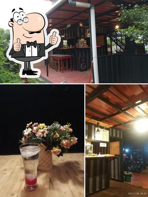 Atap Langit Container Cafe, Sendangadi - Restaurant reviews