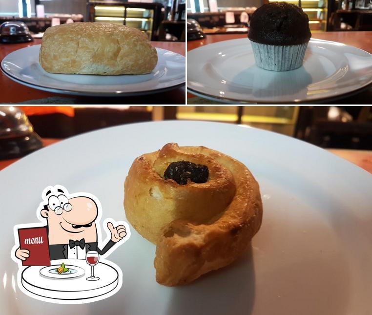Bright Cafe Pertamina, Surabaya - Opiniones del restaurante