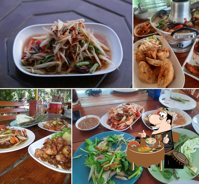 ร้านส้มตำชาวฟ้า = Somtum Chaofa Restaurant, Phitsanulok, ร้านส้มตำชาว ...