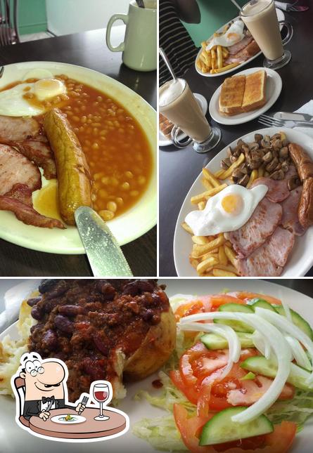 Junction Cafe, 168 Cricklewood Ln in London - Restaurant menu and reviews
